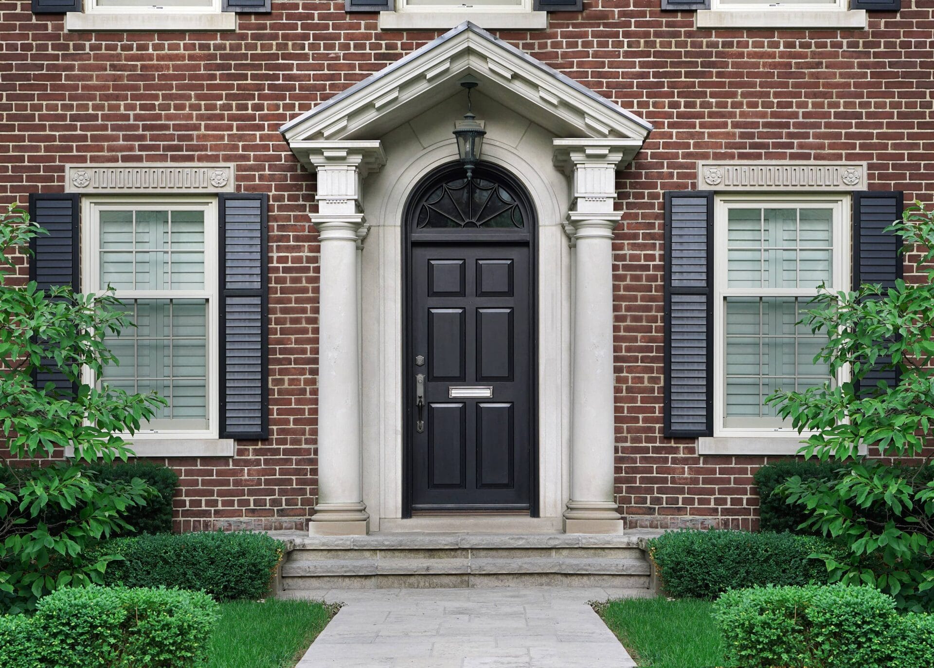 20 Best Trim Colors for Red Brick Houses - Enthralling Gumption