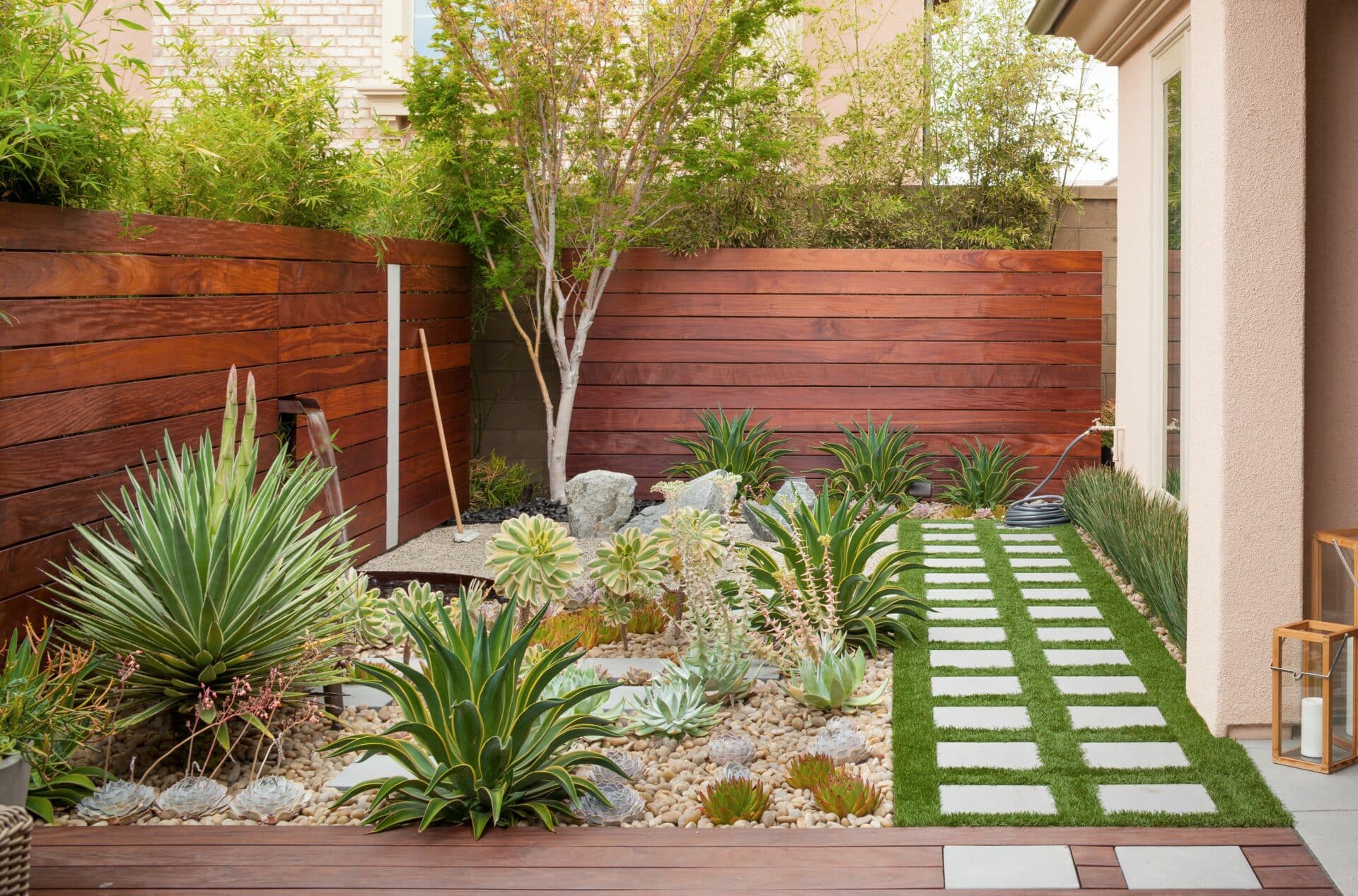 30 Front Yard Boulder Landscape Design Ideas - Enthralling Gumption