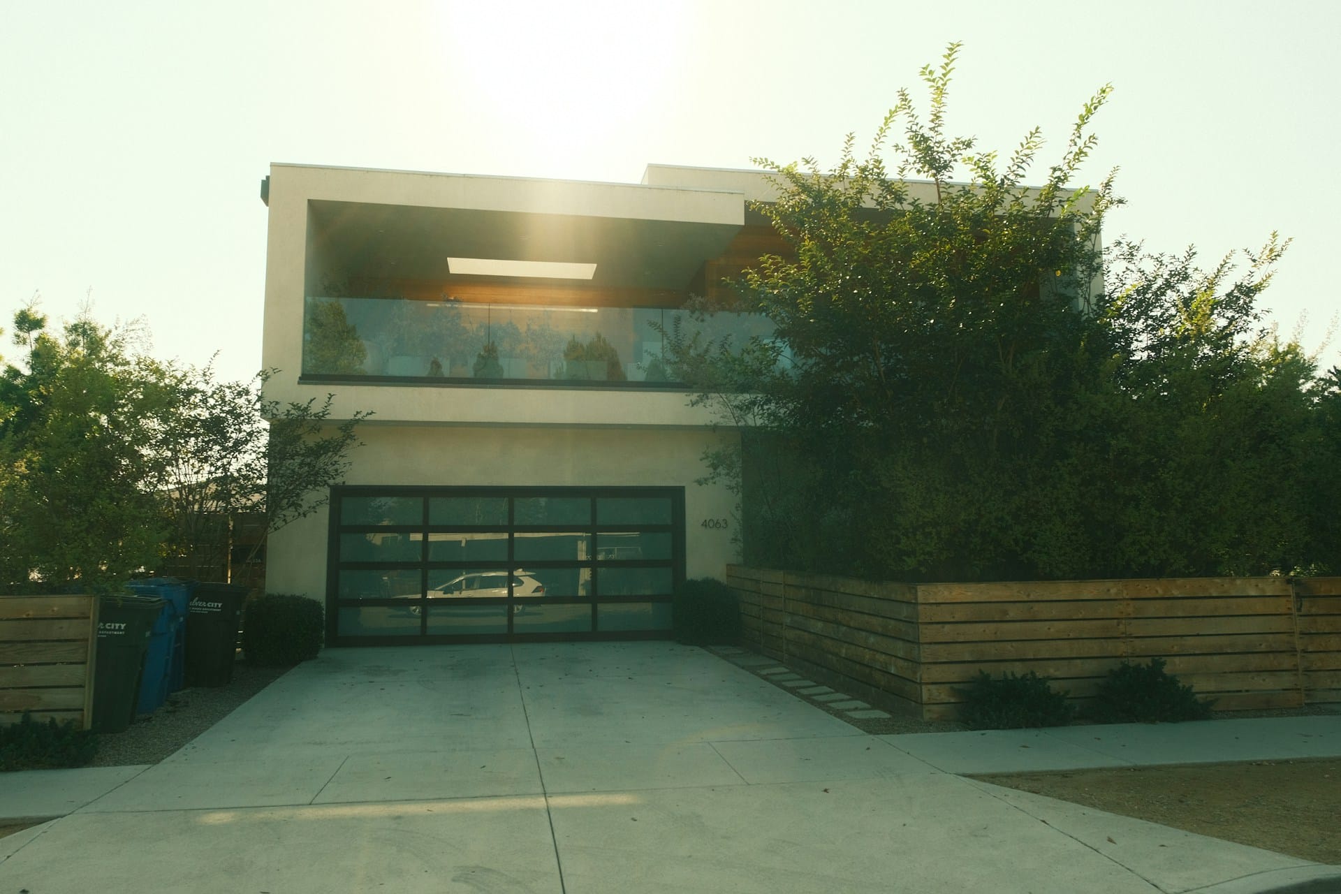 How to Transform Your Home with Modern Garage Doors - Enthralling Gumption