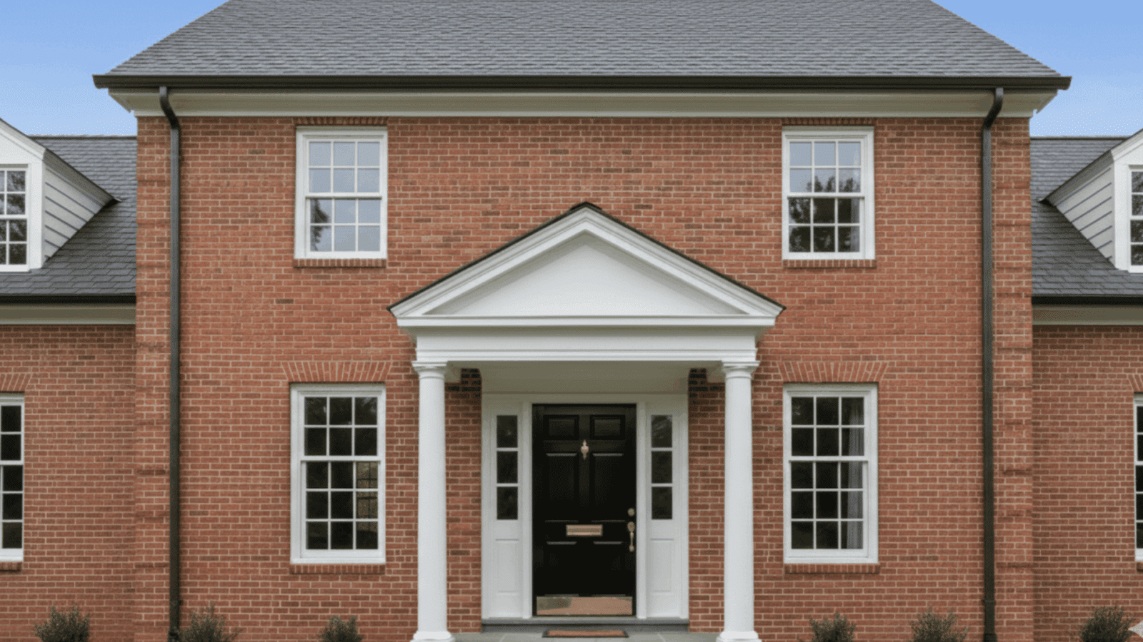 What Is a Portico? Definition, History, Designs, and Cost - Enthralling ...